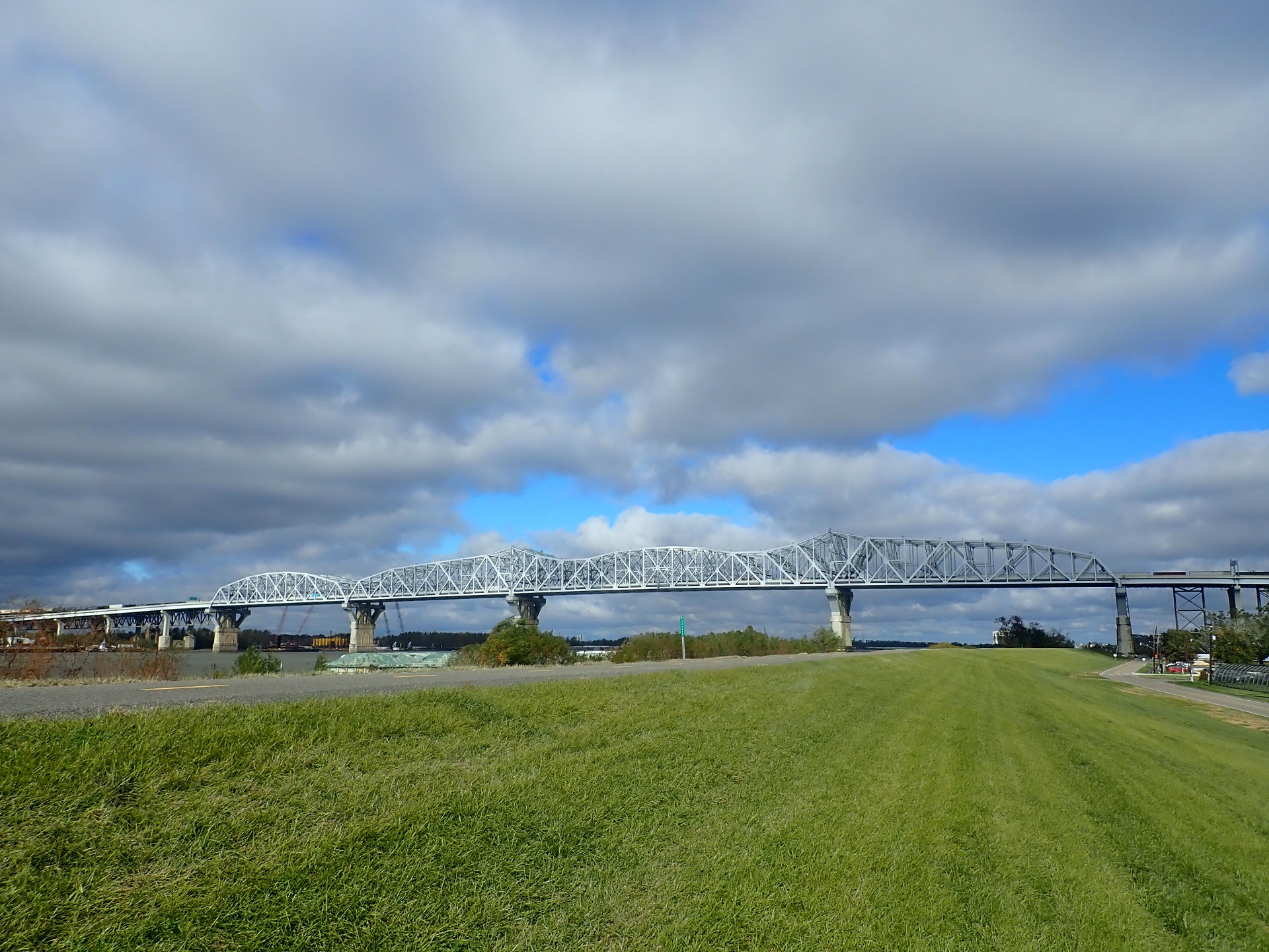 Huey P Long Railroad Bridge